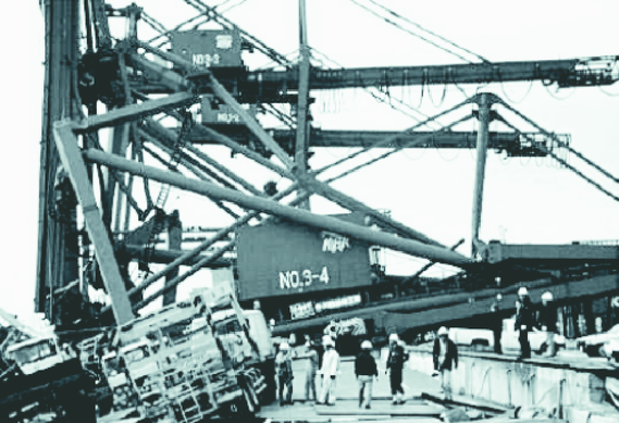Seismic analysis of uplift-available gantry crane subjected to extreme ...
